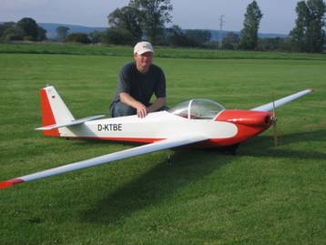 Thomas Bücheler mit Scheibe SF 33